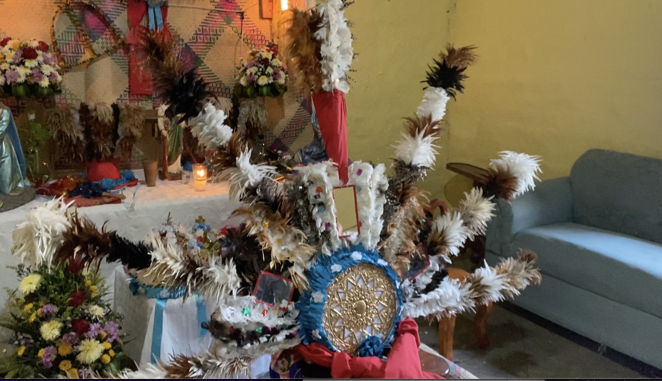 El arte plumario sigue presente en Suchiapa